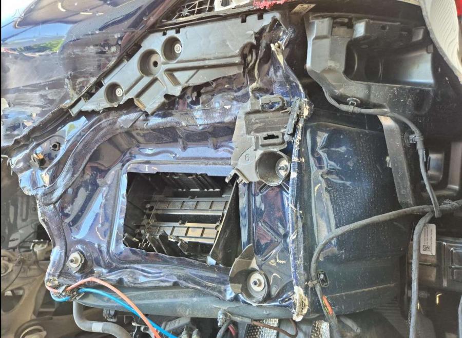 Blue BMW 550 2024 in Klaipeda, with an engine capacity of 3.00 L and mileage of 24 thousand km for 27750 €, photo 13 on AUTOMOTO.COM.LV