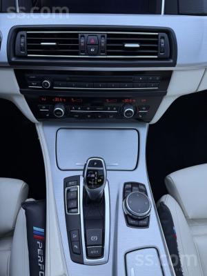 Zils BMW 550 2013 Tallina, ar dzinēja tilpumu 3.00 L un nobraukumu 238 tūkst. km par 16499 €, foto 17 vietnē AUTOMOTO.COM.LV
