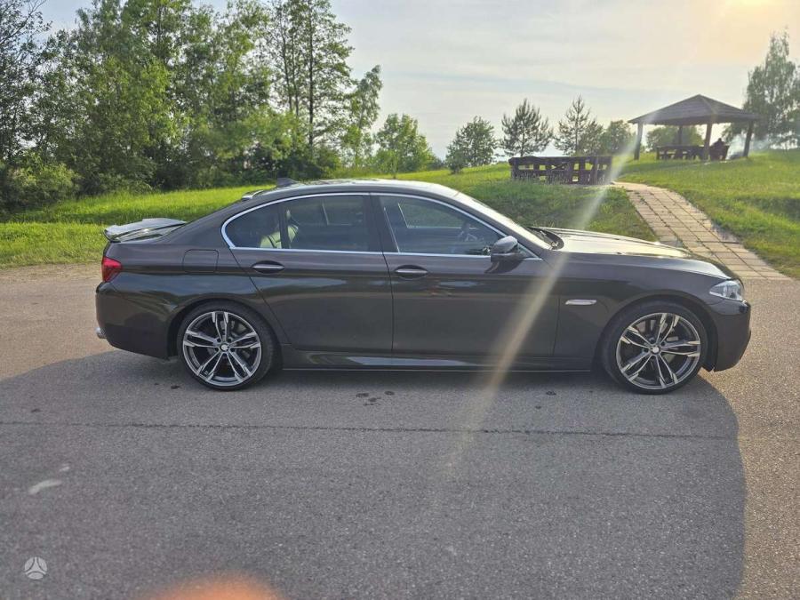 Brown BMW 550 2013 in Marijampole, with an engine capacity of 4.40 L and mileage of 340 thousand km for 12500 €, photo 6 on AUTOMOTO.COM.LV