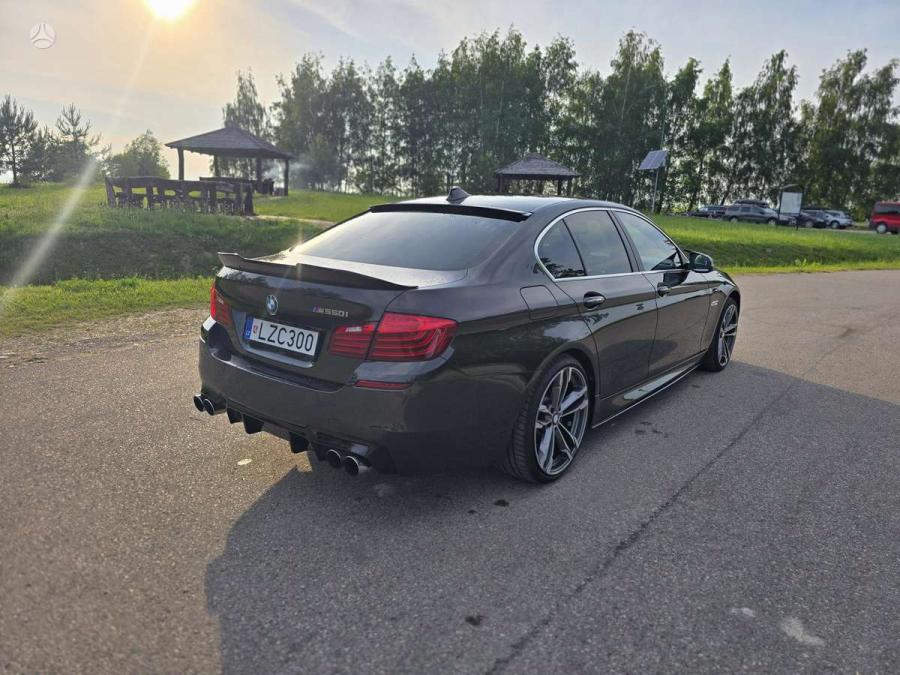 Brown BMW 550 2013 in Marijampole, with an engine capacity of 4.40 L and mileage of 340 thousand km for 12500 €, photo 7 on AUTOMOTO.COM.LV