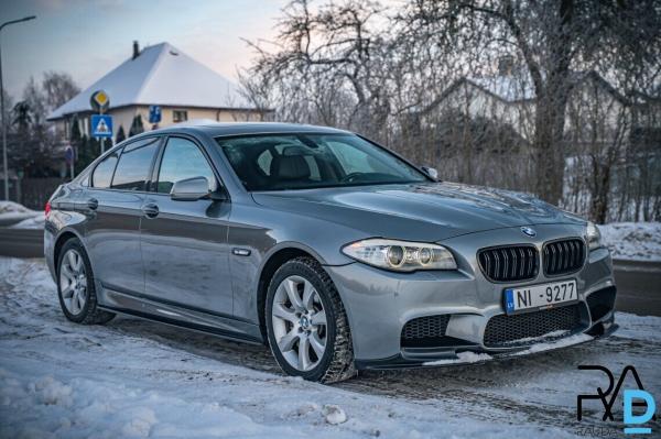 Pelēks BMW 550 2011 Rīga, ar dzinēja tilpumu 4.40 L un nobraukumu 230 tūkst. km par 8990 €, foto 3 vietnē AUTOMOTO.COM.LV