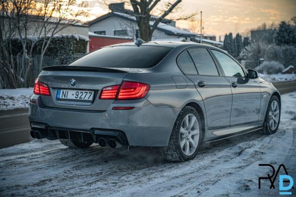Pelēks BMW 550 2011 Rīga, ar dzinēja tilpumu 4.40 L un nobraukumu 230 tūkst. km par 8990 €, foto 4 vietnē AUTOMOTO.COM.LV