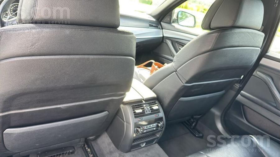 Grey BMW 550 2011 in Jelgava, with an engine capacity of 3.00 L and mileage of 327 thousand km for 11900 €, photo 6 on AUTOMOTO.COM.LV