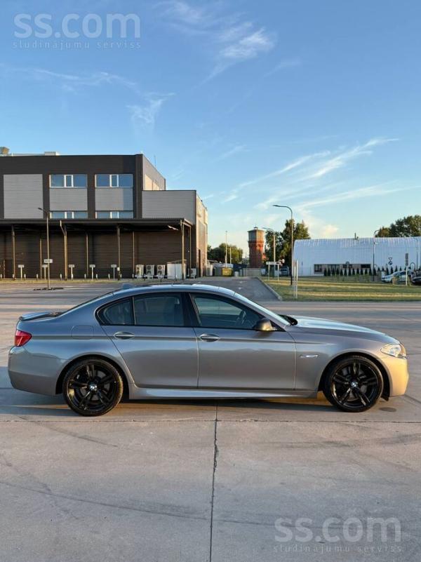 Pelēks BMW 550 2013 Liepāja, ar dzinēja tilpumu 3.00 L un nobraukumu 186 tūkst. km par 18700 €, foto 3 vietnē AUTOMOTO.COM.LV
