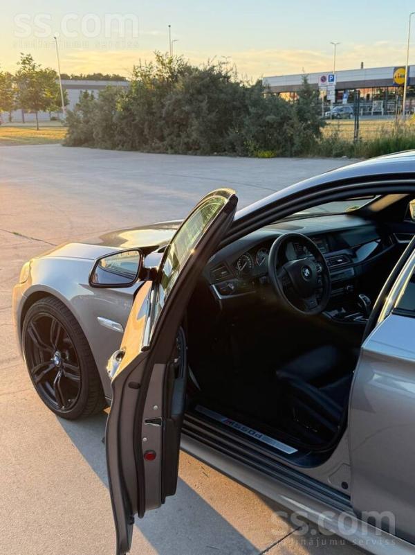 Pelēks BMW 550 2013 Liepāja, ar dzinēja tilpumu 3.00 L un nobraukumu 186 tūkst. km par 18700 €, foto 5 vietnē AUTOMOTO.COM.LV