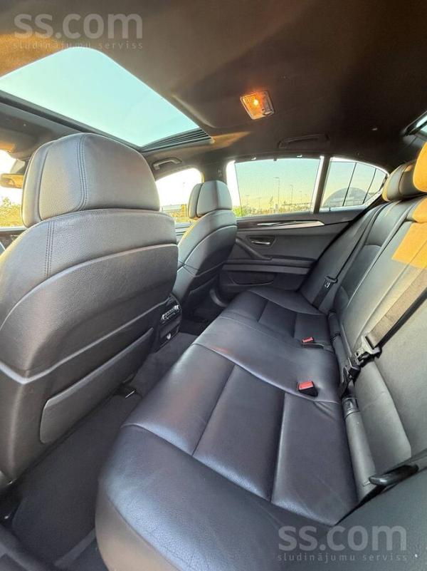 Pelēks BMW 550 2013 Liepāja, ar dzinēja tilpumu 3.00 L un nobraukumu 186 tūkst. km par 18700 €, foto 9 vietnē AUTOMOTO.COM.LV