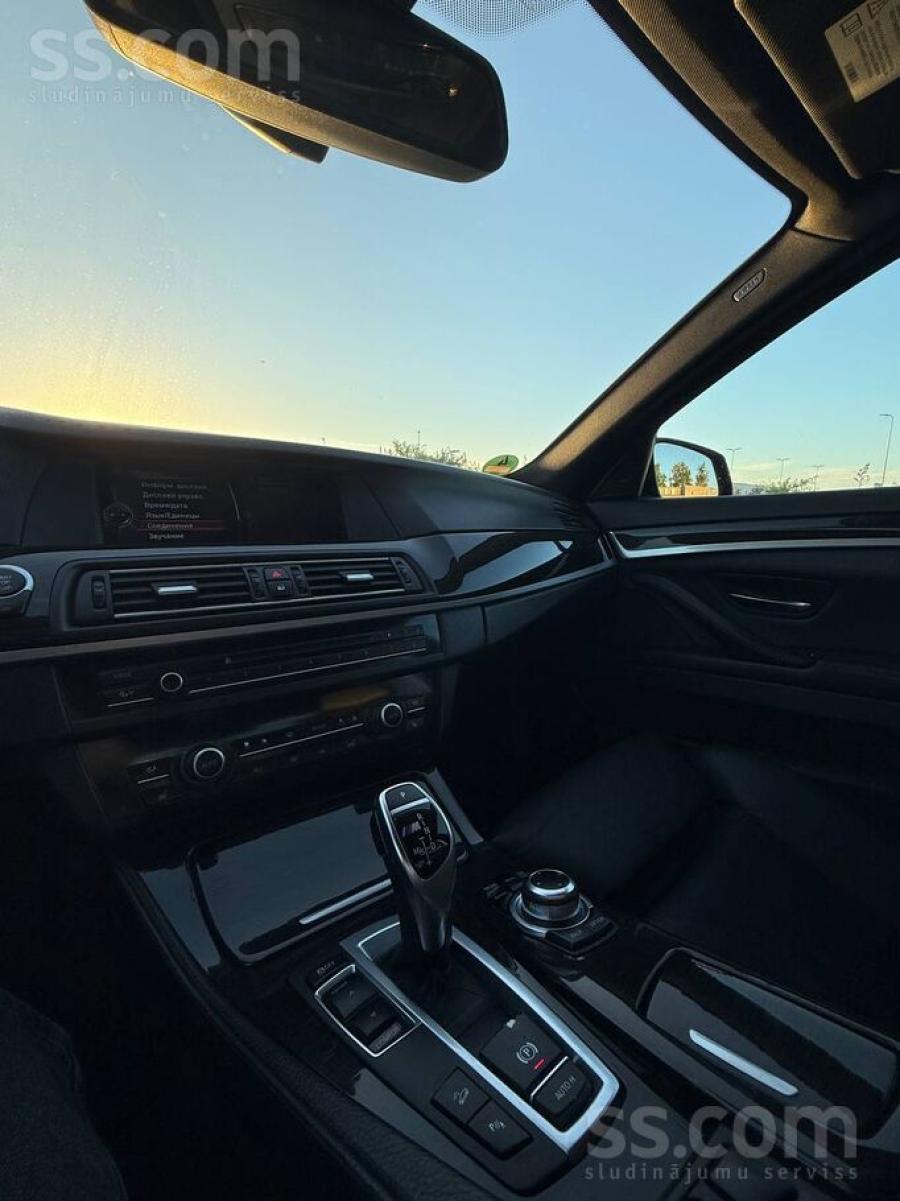 Grey BMW 550 2013 in Liepaja, with an engine capacity of 3.00 L and mileage of 186 thousand km for 18700 €, photo 7 on AUTOMOTO.COM.LV