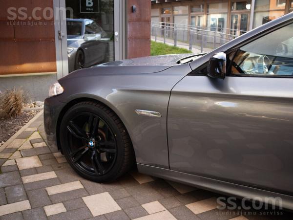 Grey BMW 550 2013 in Liepaja, with an engine capacity of 3.00 L and mileage of 187 thousand km for 14500 €, photo 8 on AUTOMOTO.COM.LV