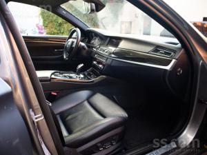 Grey BMW 550 2013 in Liepaja, with an engine capacity of 3.00 L and mileage of 187 thousand km for 14500 €, photo 21 on AUTOMOTO.COM.LV
