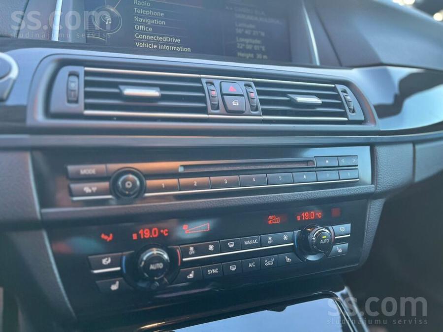 Pelēks BMW 550 2014 Kuldīga, ar dzinēja tilpumu 3.00 L un nobraukumu 265 tūkst. km par 15590 €, foto 21 vietnē AUTOMOTO.COM.LV