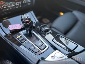 Pelēks BMW 550 2014 Kuldīga, ar dzinēja tilpumu 3.00 L un nobraukumu 265 tūkst. km par 15590 €, foto 22 vietnē AUTOMOTO.COM.LV