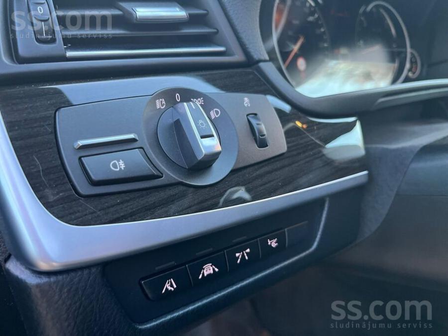 Pelēks BMW 550 2014 Kuldīga, ar dzinēja tilpumu 3.00 L un nobraukumu 265 tūkst. km par 15590 €, foto 23 vietnē AUTOMOTO.COM.LV