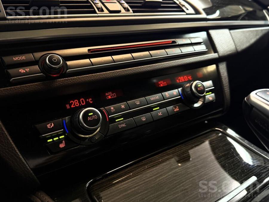 Pelēks BMW 550 2014 Rīga, ar dzinēja tilpumu 3.00 L un nobraukumu 241 tūkst. km par 12990 €, foto 14 vietnē AUTOMOTO.COM.LV
