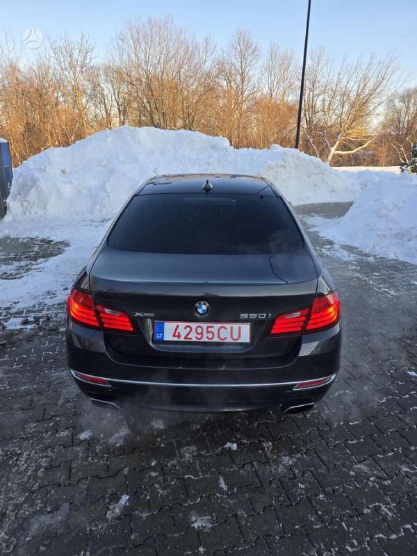 Pelēks BMW 550 2016 Panevēža, ar dzinēja tilpumu 4.40 L un nobraukumu 161 tūkst. km par 14950 €, foto 7 vietnē AUTOMOTO.COM.LV