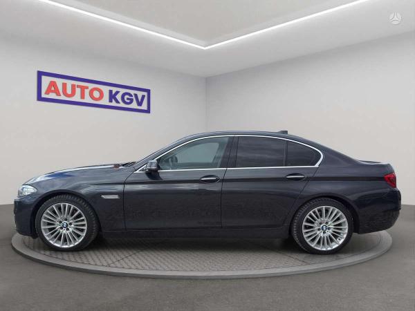 Grey BMW 550 2016 in Kaunas, with an engine capacity of 4.40 L and mileage of 163 thousand km for 13499 €, photo 2 on AUTOMOTO.COM.LV
