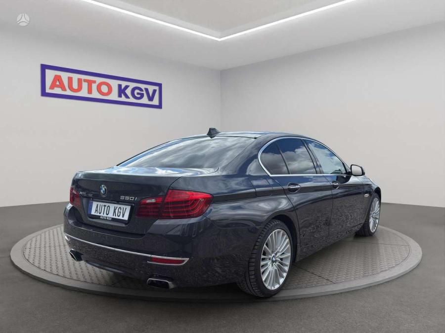Grey BMW 550 2016 in Kaunas, with an engine capacity of 4.40 L and mileage of 163 thousand km for 13499 €, photo 6 on AUTOMOTO.COM.LV