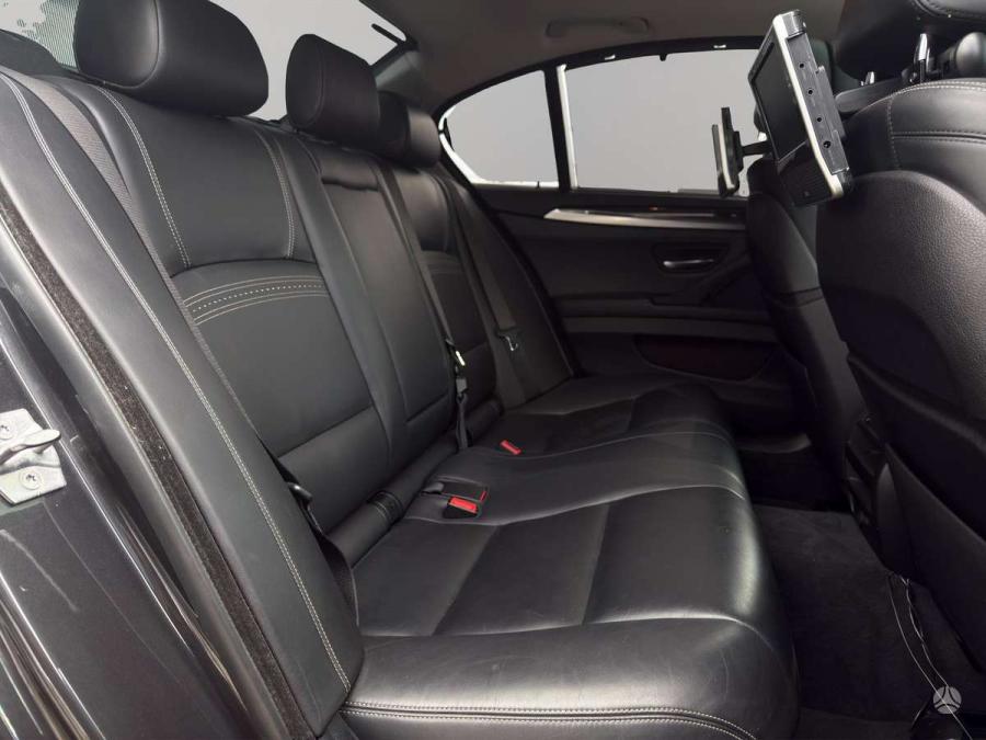 Grey BMW 550 2016 in Kaunas, with an engine capacity of 4.40 L and mileage of 163 thousand km for 13499 €, photo 11 on AUTOMOTO.COM.LV