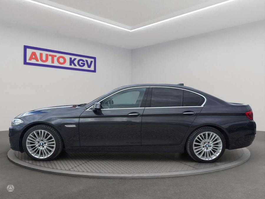 Grey BMW 550 2016 in Kaunas, with an engine capacity of 4.40 L and mileage of 163 thousand km for 12499 €, photo 3 on AUTOMOTO.COM.LV