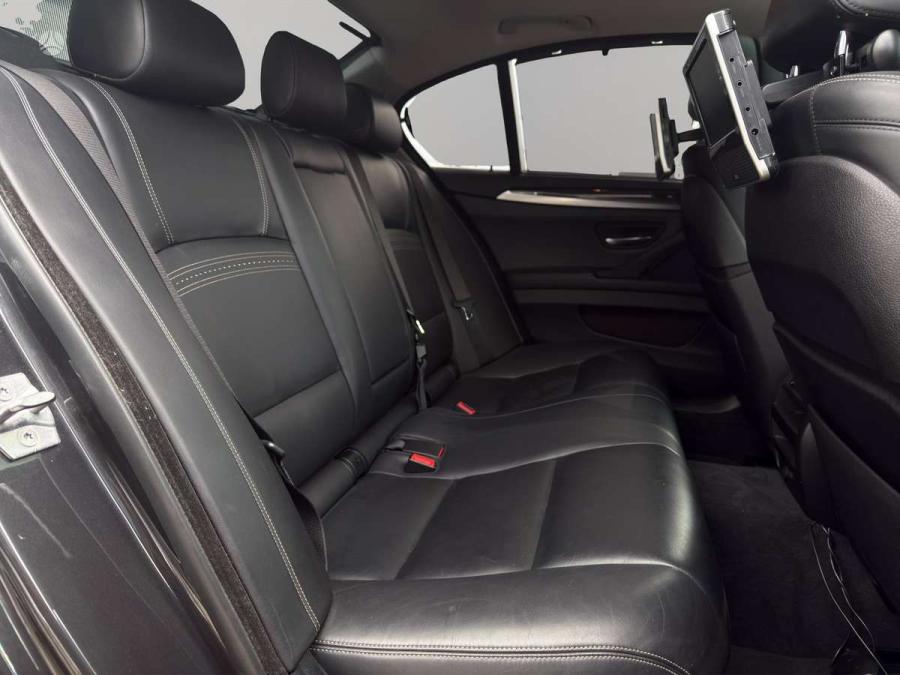 Grey BMW 550 2016 in Kaunas, with an engine capacity of 4.40 L and mileage of 163 thousand km for 12499 €, photo 11 on AUTOMOTO.COM.LV