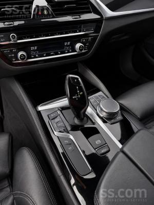 Pelēks BMW 550 2019 Rīga, ar dzinēja tilpumu 4.40 L un nobraukumu 108 tūkst. km par 45900 €, foto 16 vietnē AUTOMOTO.COM.LV