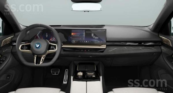Pelēks BMW 550 2024 Tukums, ar dzinēja tilpumu 3.00 L un nobraukumu 30 tūkst. km par 69990 €, foto 2 vietnē AUTOMOTO.COM.LV