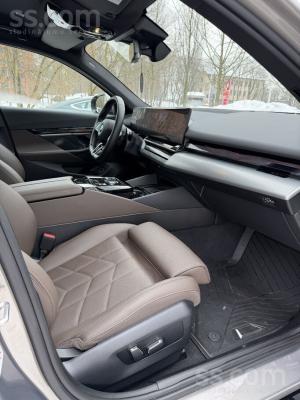 Pelēks BMW 550 2024 Rīga, ar dzinēja tilpumu 3.00 L un nobraukumu 27 tūkst. km par 75500 €, foto 6 vietnē AUTOMOTO.COM.LV