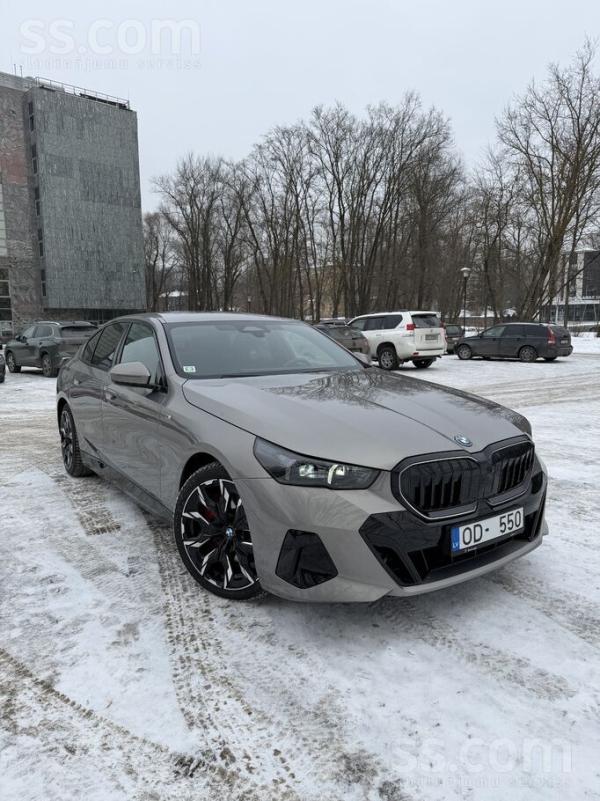 Серый БМВ 550 2024 в Рига, объемом двигателя 3.00 л и пробегом 27 тыс. км за 75500 €, фото 6 на AUTOMOTO.COM.LV