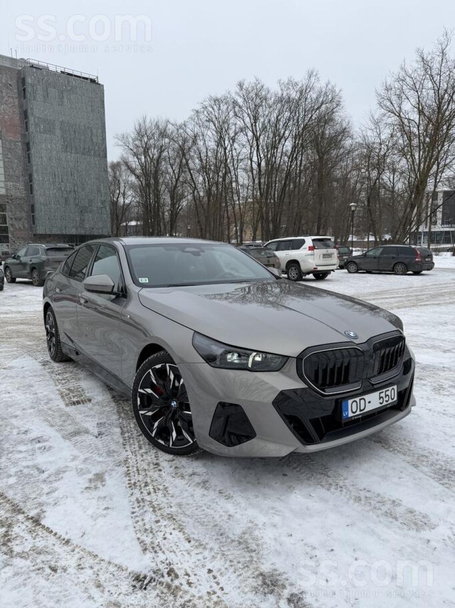 Pelēks BMW 550 2024 Rīga, ar dzinēja tilpumu 3.00 L un nobraukumu 27 tūkst. km par 75500 €, foto 7 vietnē AUTOMOTO.COM.LV