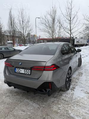 Pelēks BMW 550 2024 Rīga, ar dzinēja tilpumu 3.00 L un nobraukumu 27 tūkst. km par 75500 €, foto 9 vietnē AUTOMOTO.COM.LV