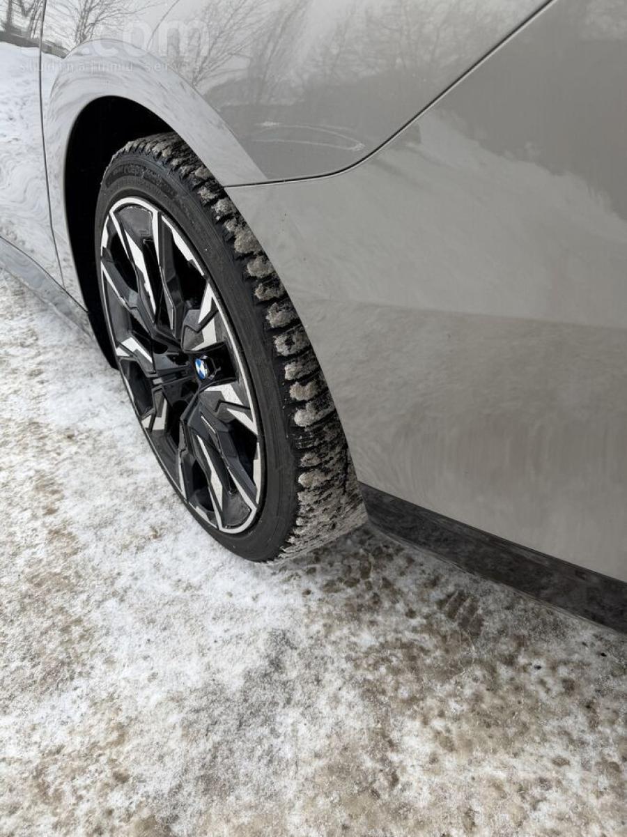 Pelēks BMW 550 2024 Rīga, ar dzinēja tilpumu 3.00 L un nobraukumu 27 tūkst. km par 75500 €, foto 10 vietnē AUTOMOTO.COM.LV