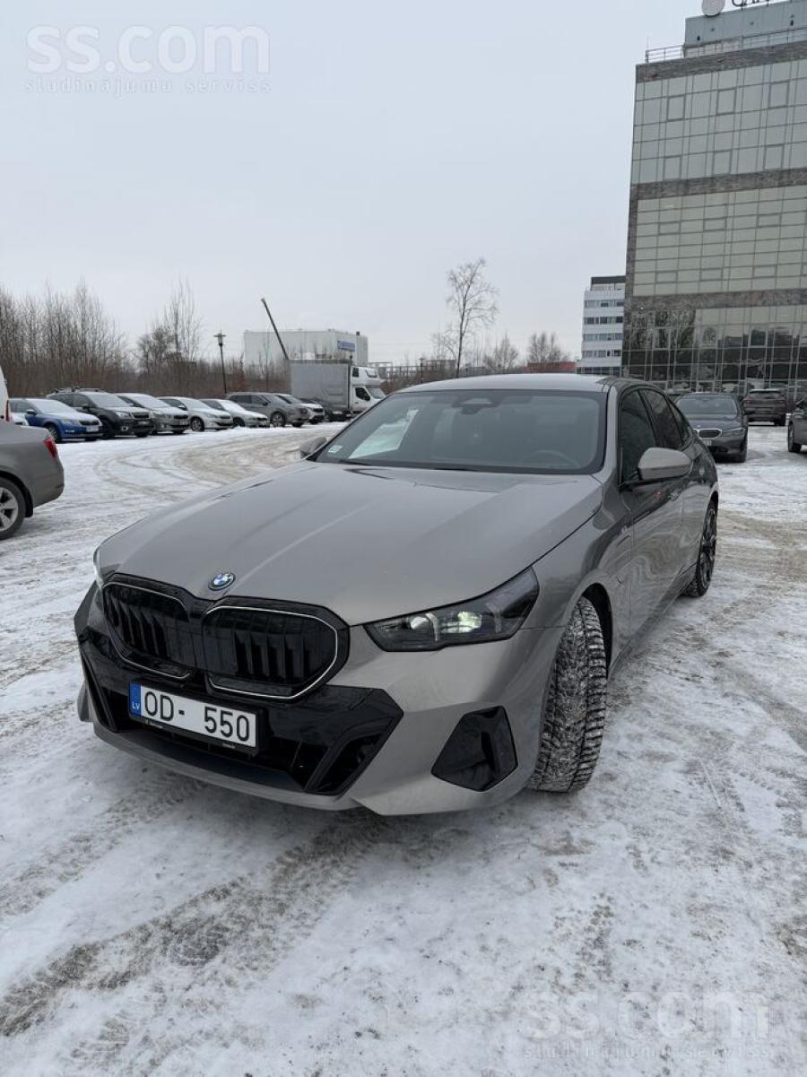Pelēks BMW 550 2024 Rīga, ar dzinēja tilpumu 3.00 L un nobraukumu 27 tūkst. km par 75500 €, foto 11 vietnē AUTOMOTO.COM.LV