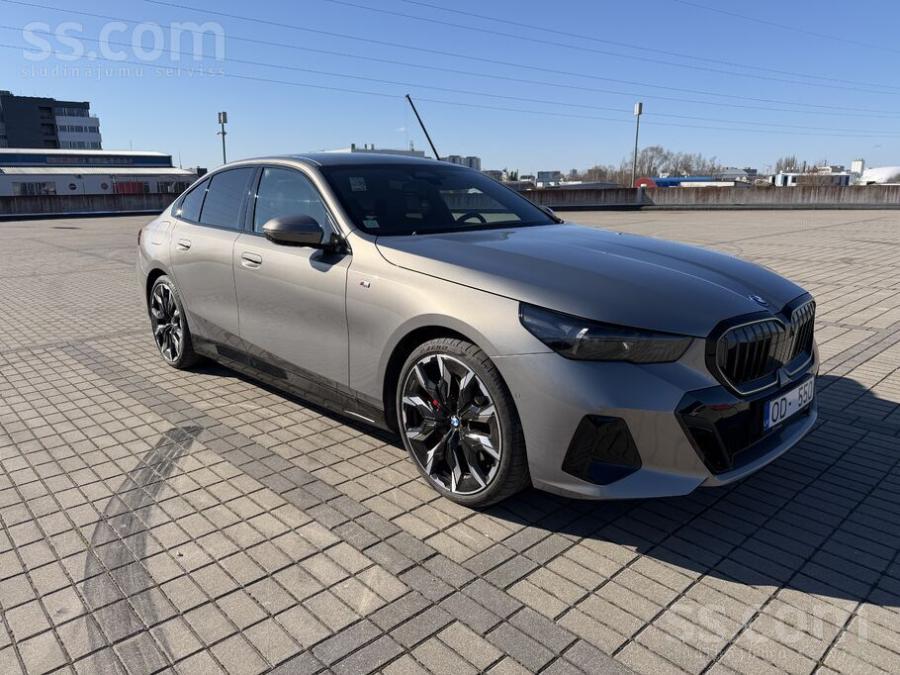 Pelēks BMW 550 2024 Rīga, ar dzinēja tilpumu 3.00 L un nobraukumu 27 tūkst. km par 75500 €, foto 19 vietnē AUTOMOTO.COM.LV