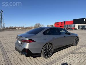 Pelēks BMW 550 2024 Rīga, ar dzinēja tilpumu 3.00 L un nobraukumu 27 tūkst. km par 75500 €, foto 21 vietnē AUTOMOTO.COM.LV