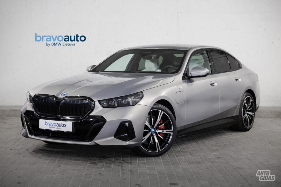 Pelēks BMW 550 2024 Viļņa, ar dzinēja tilpumu 3.00 L un nobraukumu 41 tūkst. km par 68771 €, foto 1 vietnē AUTOMOTO.COM.LV