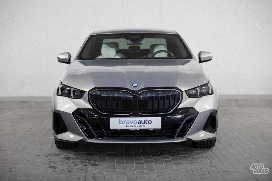 Pelēks BMW 550 2024 Viļņa, ar dzinēja tilpumu 3.00 L un nobraukumu 41 tūkst. km par 68771 €, foto 3 vietnē AUTOMOTO.COM.LV