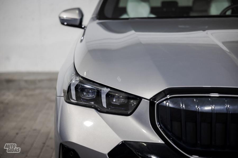 Pelēks BMW 550 2024 Viļņa, ar dzinēja tilpumu 3.00 L un nobraukumu 41 tūkst. km par 68771 €, foto 4 vietnē AUTOMOTO.COM.LV