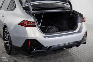 Pelēks BMW 550 2024 Viļņa, ar dzinēja tilpumu 3.00 L un nobraukumu 41 tūkst. km par 68771 €, foto 35 vietnē AUTOMOTO.COM.LV