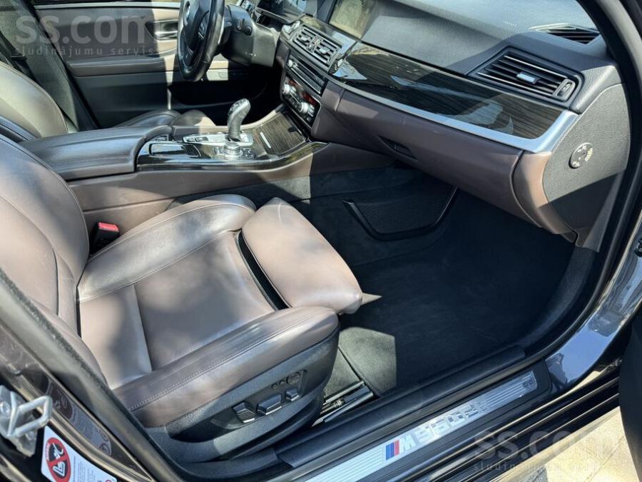 Pelēks BMW 550 2012 Valmiera, ar dzinēja tilpumu 3.00 L un nobraukumu 253 tūkst. km par 15900 €, foto 26 vietnē AUTOMOTO.COM.LV