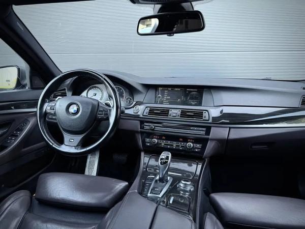 Grey BMW 550 2012 in Riga, with an engine capacity of 3.00 L and mileage of 257 thousand km for 12950 €, photo 7 on AUTOMOTO.COM.LV
