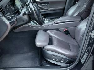 Pelēks BMW 550 2012 Rīga, ar dzinēja tilpumu 3.00 L un nobraukumu 257 tūkst. km par 12950 €, foto 9 vietnē AUTOMOTO.COM.LV