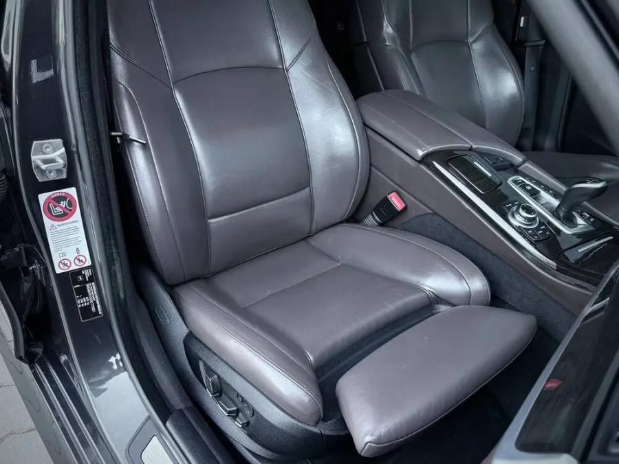 Pelēks BMW 550 2012 Rīga, ar dzinēja tilpumu 3.00 L un nobraukumu 257 tūkst. km par 12950 €, foto 24 vietnē AUTOMOTO.COM.LV