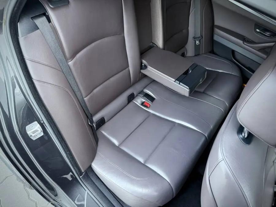 Pelēks BMW 550 2012 Rīga, ar dzinēja tilpumu 3.00 L un nobraukumu 257 tūkst. km par 12950 €, foto 26 vietnē AUTOMOTO.COM.LV