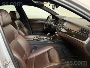BMW 550 2014 in Riga, with an engine capacity of 3.00 L and mileage of 243 thousand km for 12990 €, photo 8 on AUTOMOTO.COM.LV