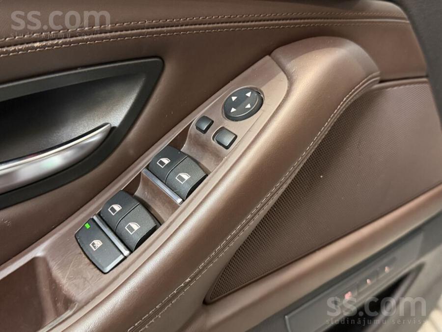 BMW 550 2014 in Riga, with an engine capacity of 3.00 L and mileage of 243 thousand km for 12990 €, photo 15 on AUTOMOTO.COM.LV