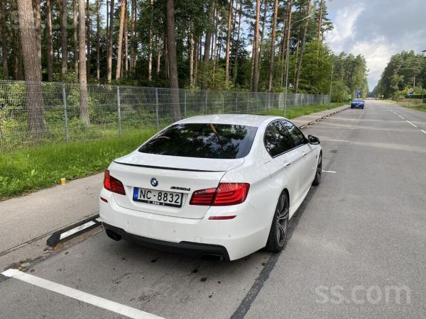 White BMW 550 2012 in Riga, with an engine capacity of 3.00 L and mileage of 260 thousand km for 9000 €, photo 3 on AUTOMOTO.COM.LV