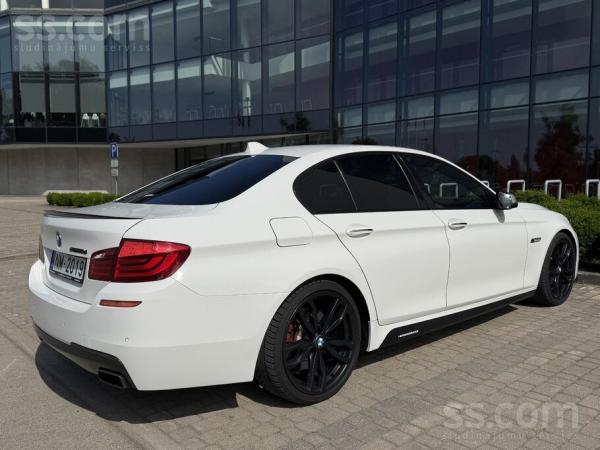 White BMW 550 2012 in Rezekne, with an engine capacity of 3.00 L and mileage of 235 thousand km for 18250 €, photo 5 on AUTOMOTO.COM.LV