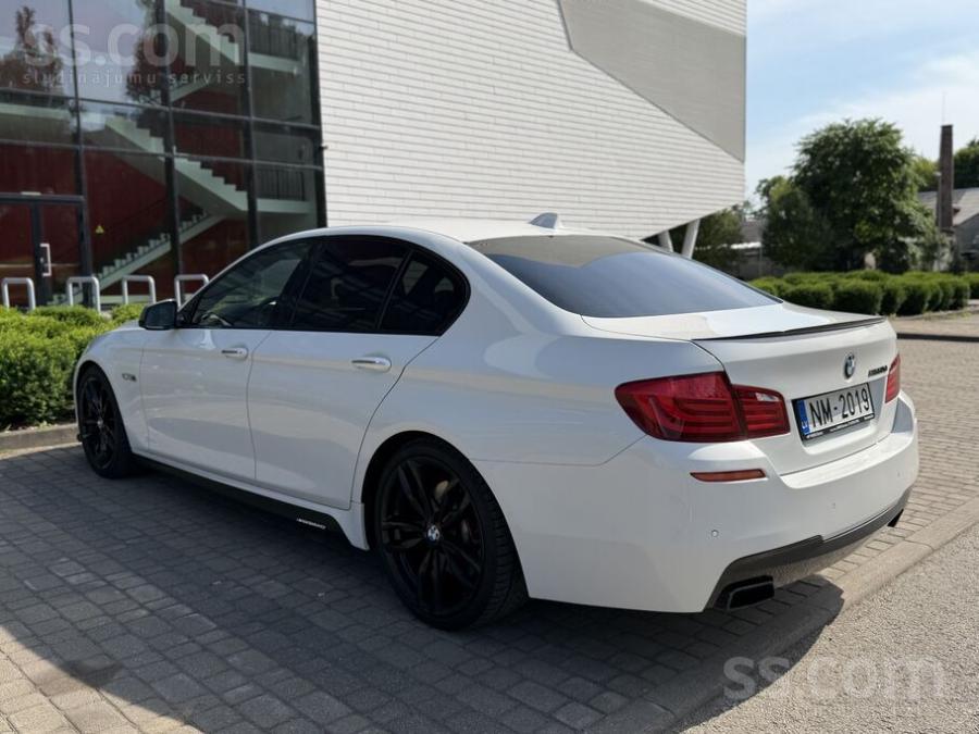 Balts BMW 550 2012 Rēzekne, ar dzinēja tilpumu 3.00 L un nobraukumu 235 tūkst. km par 18250 €, foto 8 vietnē AUTOMOTO.COM.LV