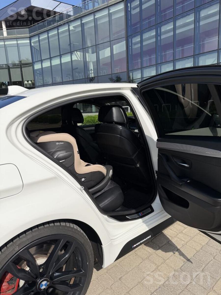 Balts BMW 550 2012 Rēzekne, ar dzinēja tilpumu 3.00 L un nobraukumu 235 tūkst. km par 18250 €, foto 21 vietnē AUTOMOTO.COM.LV