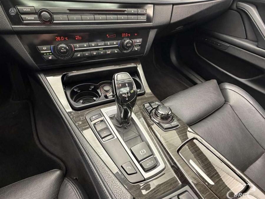 White BMW 550 2013 in Vilnius, with an engine capacity of 4.40 L and mileage of 217 thousand km for 9900 €, photo 30 on AUTOMOTO.COM.LV