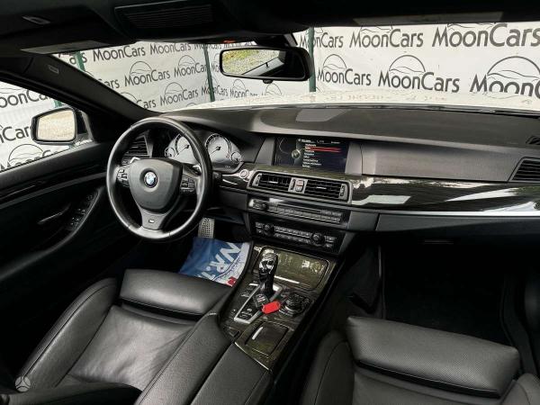 Белый БМВ 550 2013 в Вильнюс, объемом двигателя 4.40 л и пробегом 218 тыс. км за 9999 €, фото 10 на AUTOMOTO.COM.LV